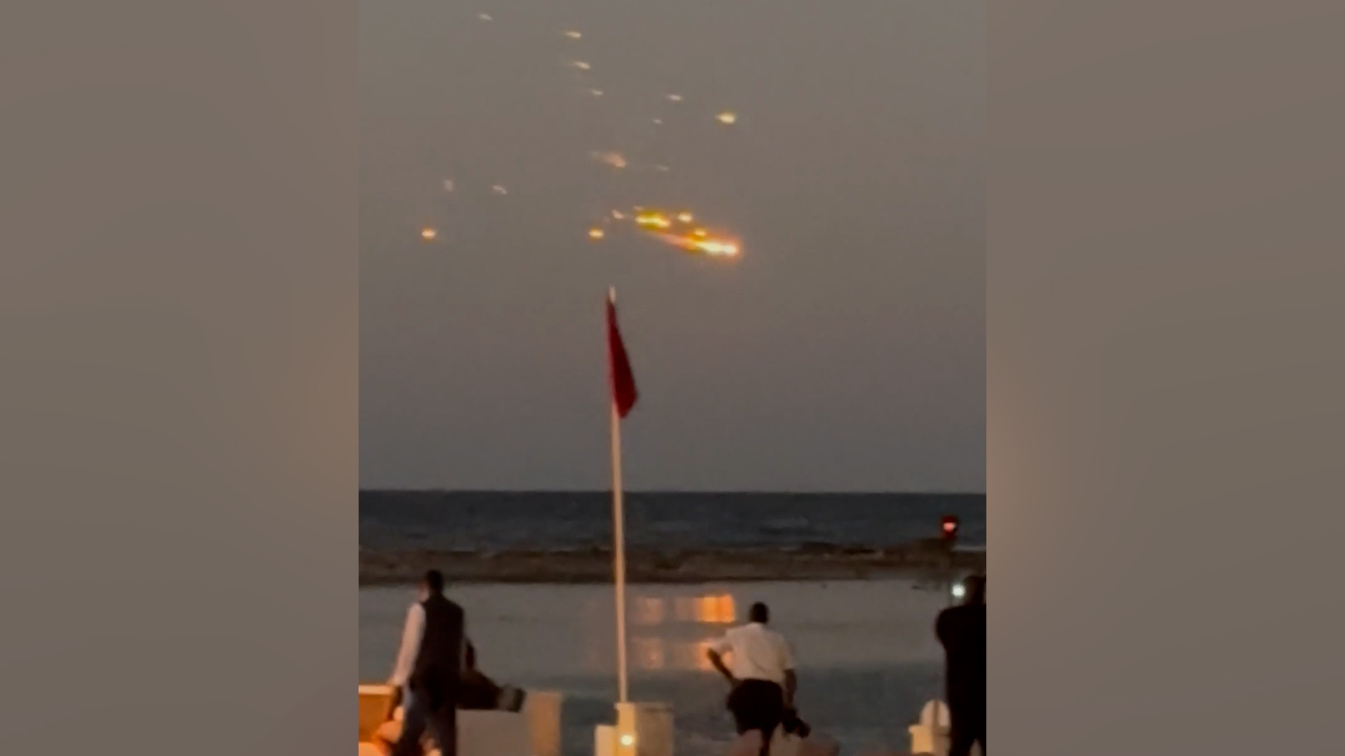 Debris From Exploded SpaceX Starship Ignites Over Jamaica