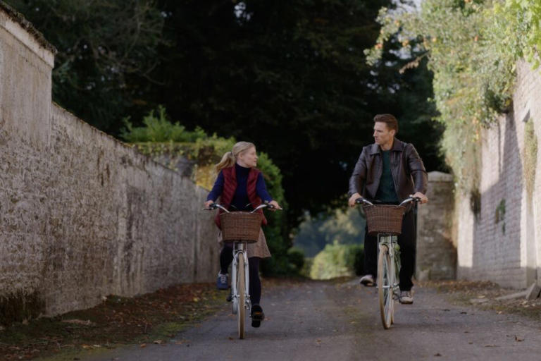 Emilie de Ravin Talks Taking on ‘The Reluctant Royal’ in Her First ...