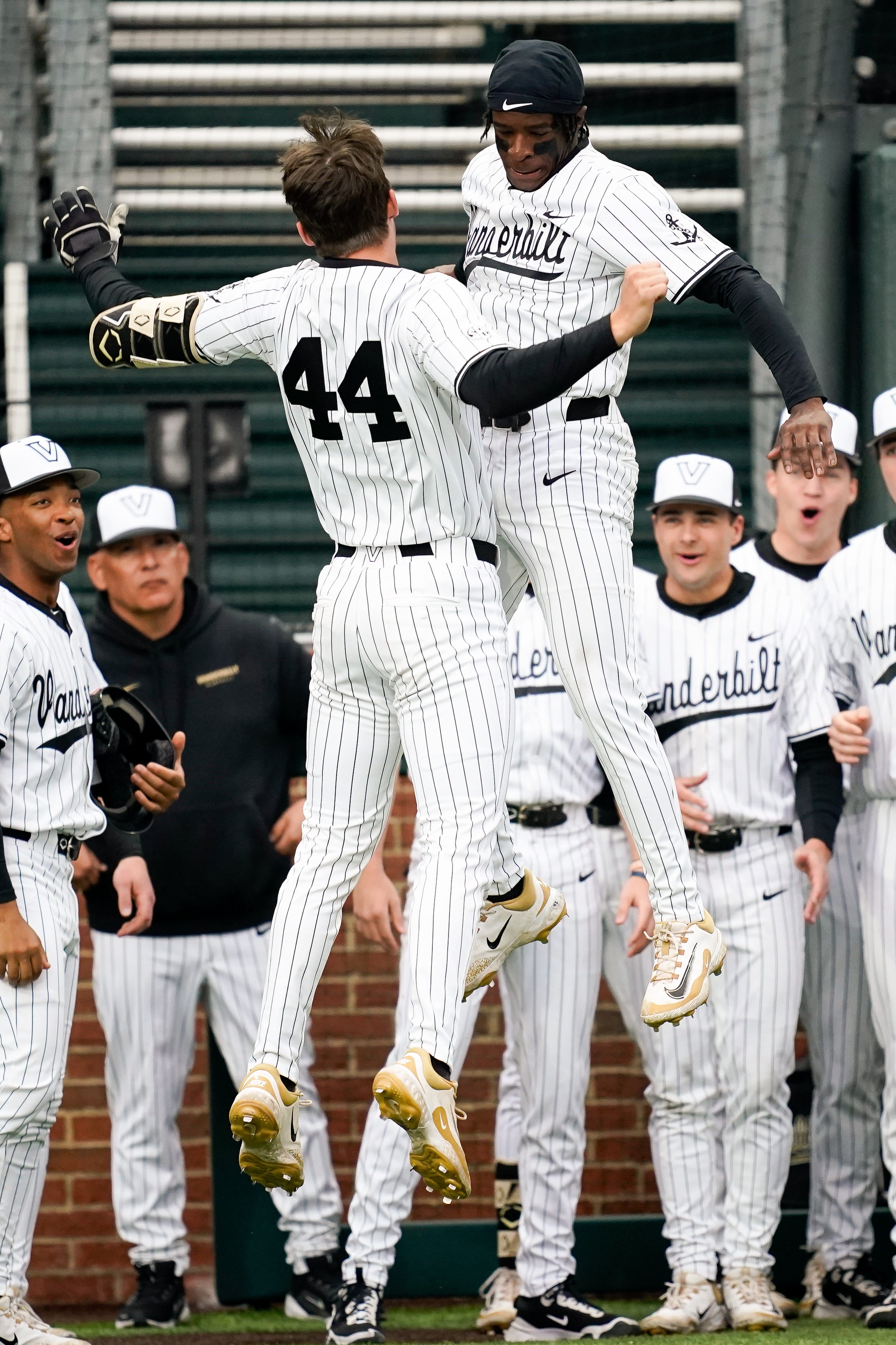 Vanderbilt baseball vs Auburn score today: Live updates, game ...
