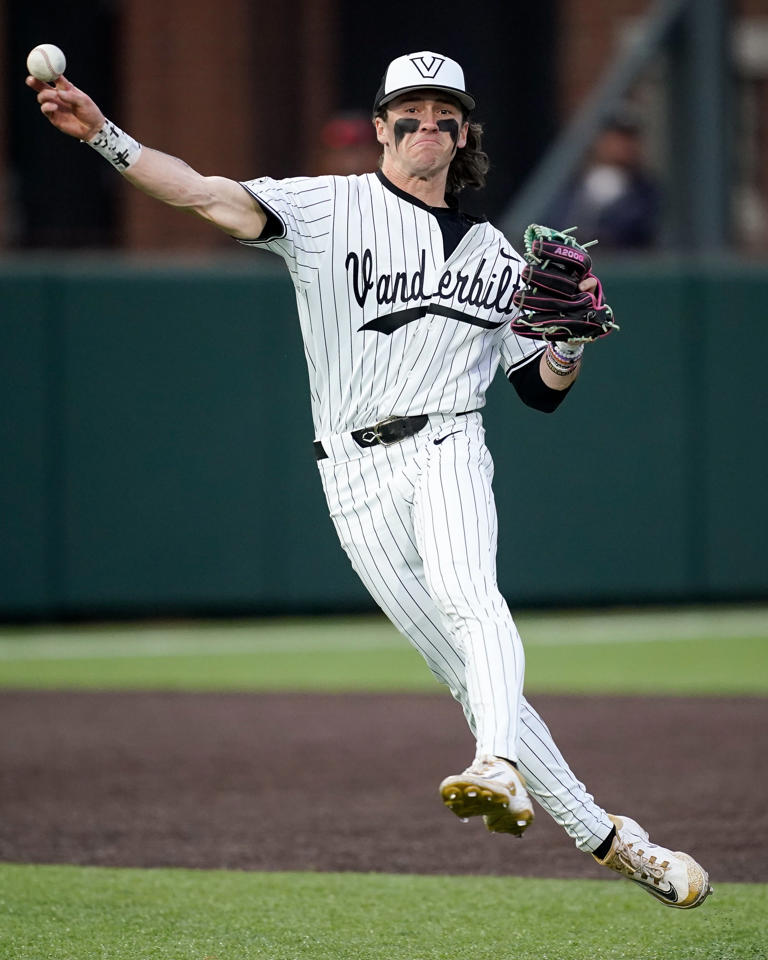 Vanderbilt baseball sweeps Florida thanks to Jonathan Vastine, bullpen ...