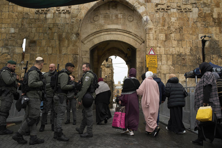 90,000 Palestinians attend the first Friday prayers of Ramadan in Jerusalem