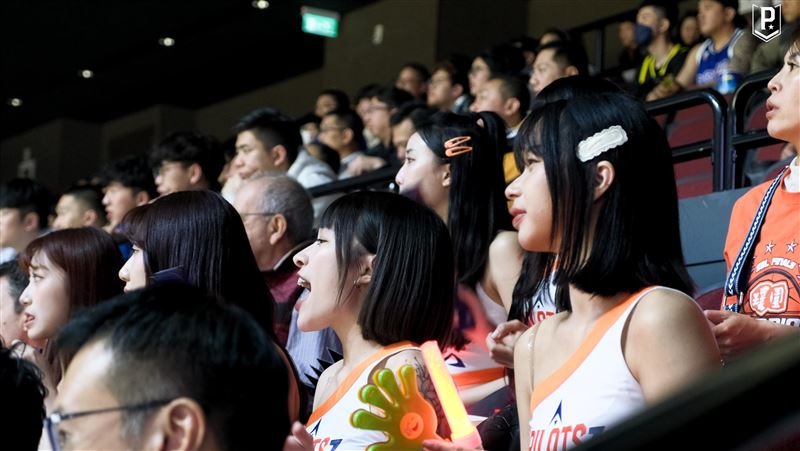 東超／Pilots Crew經波折抵澳門帶領球迷應援 親眼見證歷史性一勝