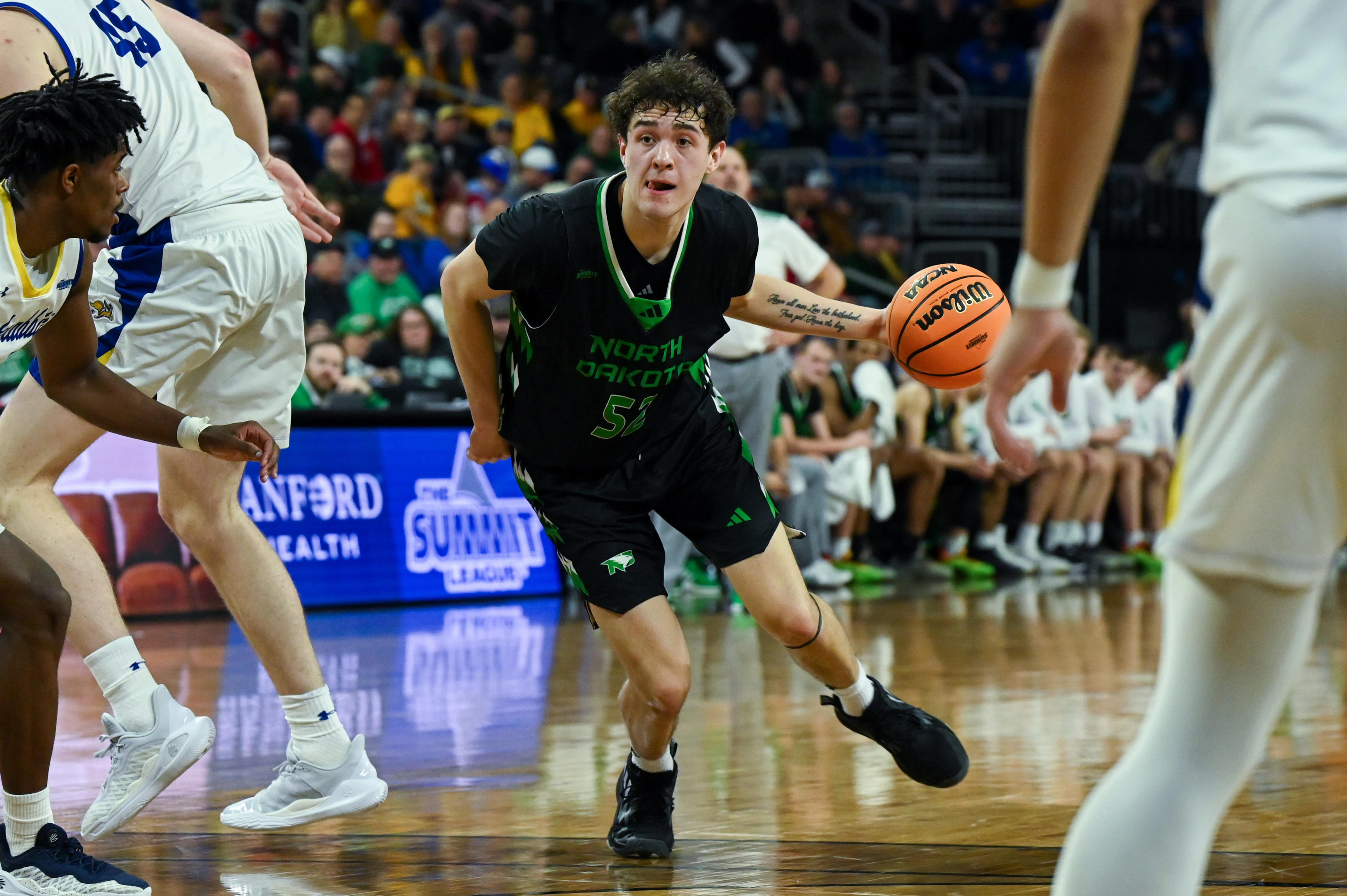North Dakota shocks South Dakota State basketball to advance to Summit ...
