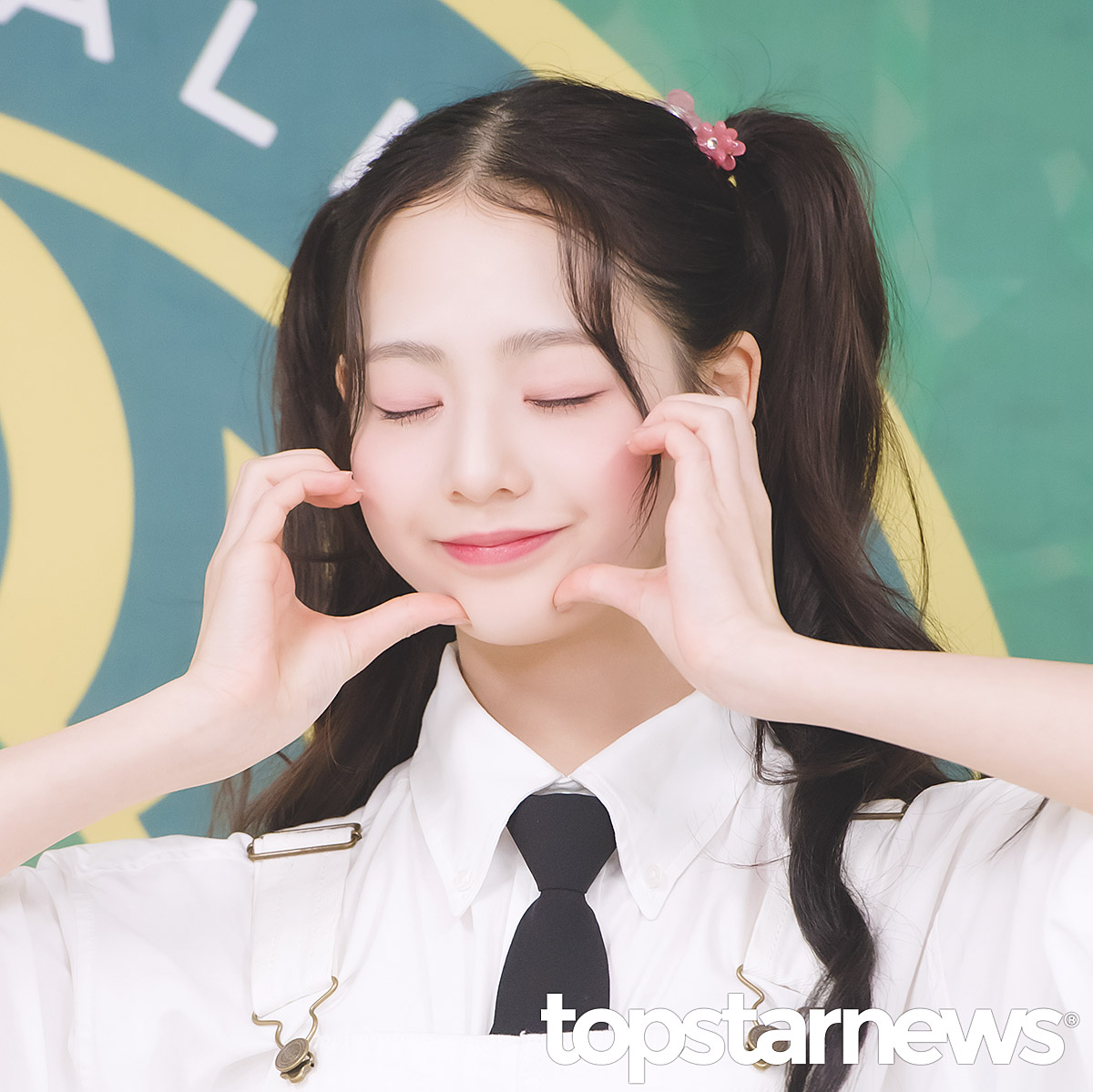 유니스(UNIS) 임서원, ‘인형 볼하트’ (축하공연) [HD포토]