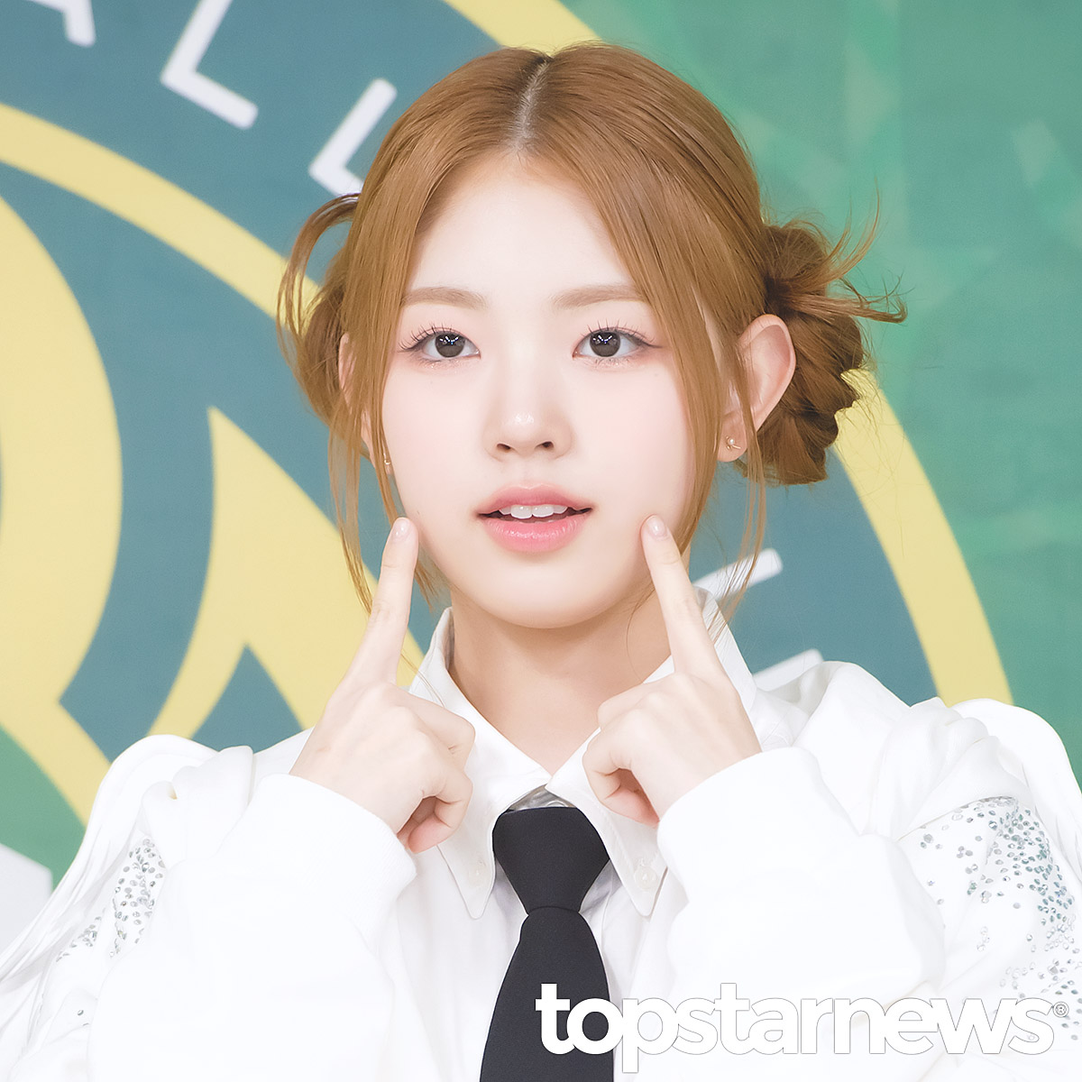 유니스(UNIS) 오윤아, ‘골든 햄스터’ (축하공연) [HD포토]