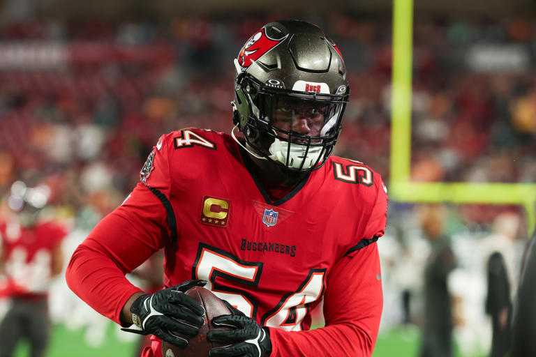 Buccaneers LB to return for 14th NFL season