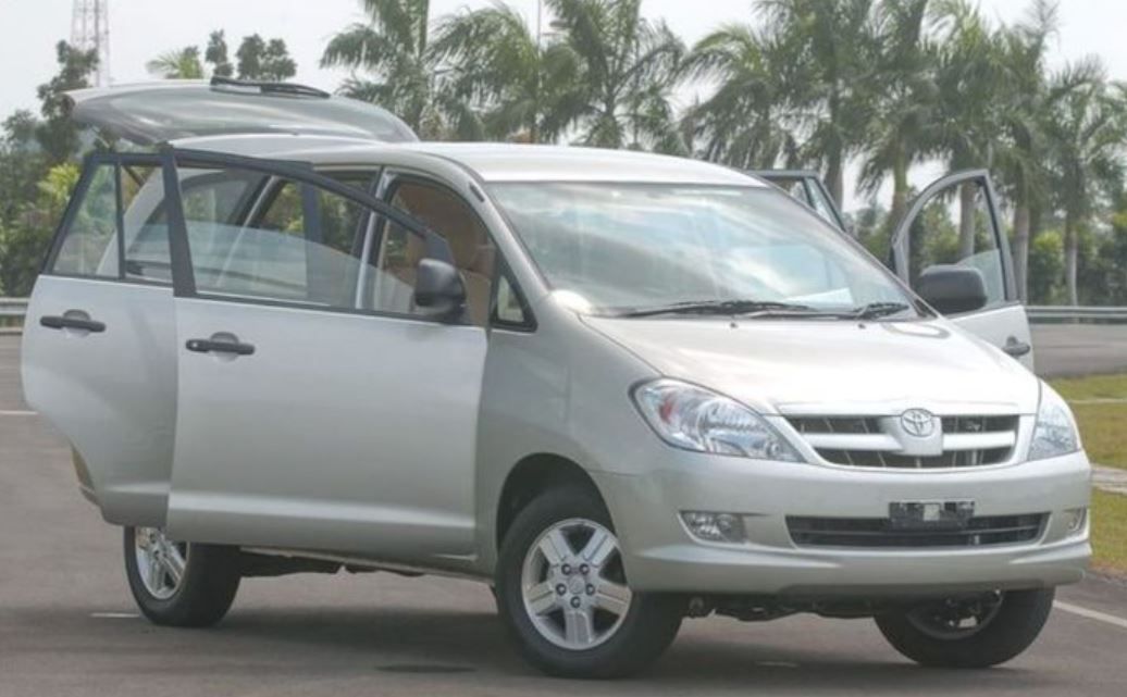 Mau Beli Toyota Kijang Innova Bensin 2004-2008, Segini Harga Mobil ...