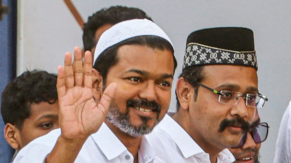 Vijay dons skullcap, hosts Iftar during Ramzan; viral video leaves ...