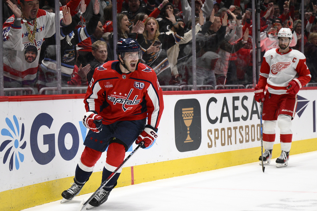 Capitals score 4 goals in the 3rd period to rally to beat the Red Wings 5-2
