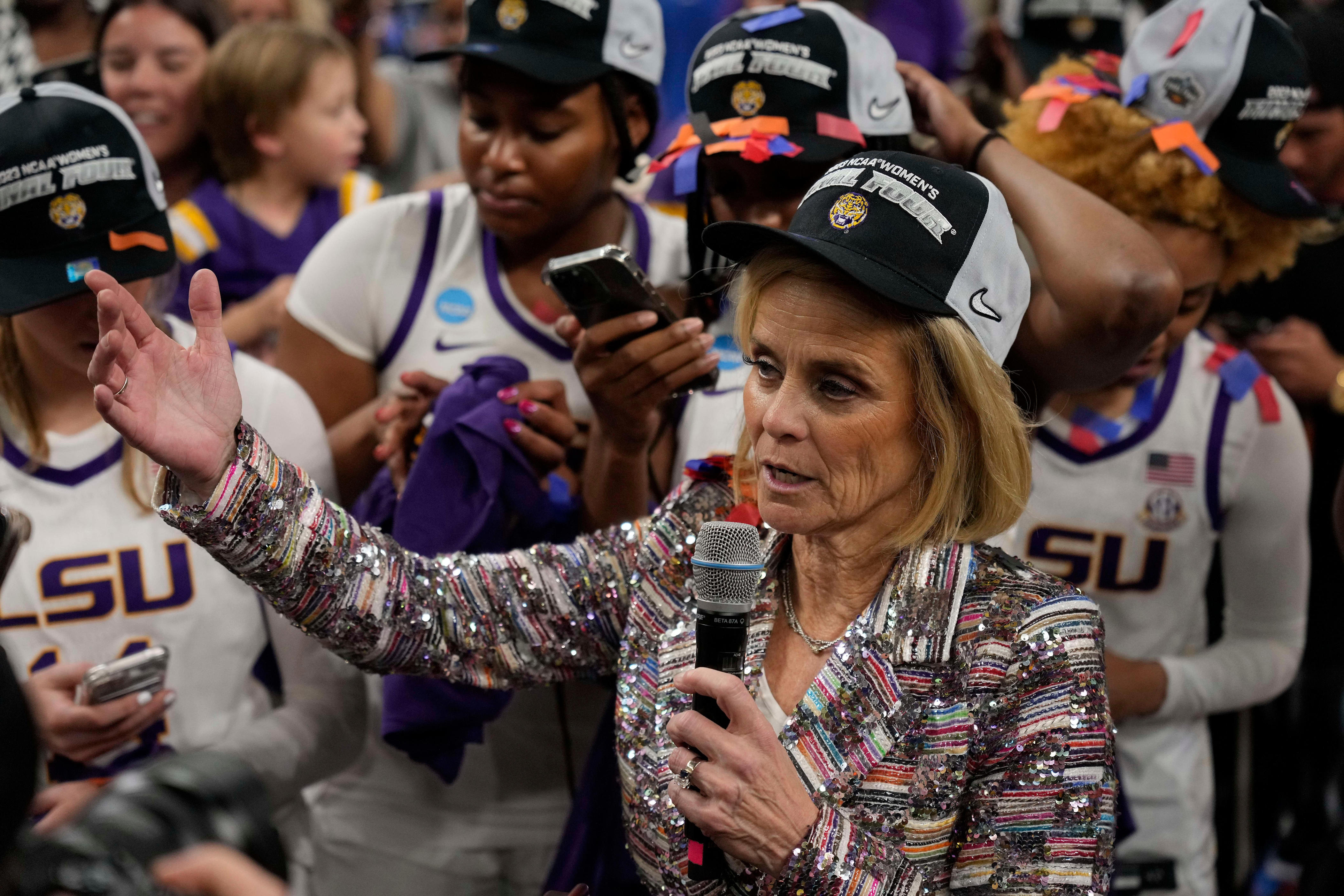 Kim Mulkey outfit power rankings: Rating Mulkey's March Madness fits at LSU