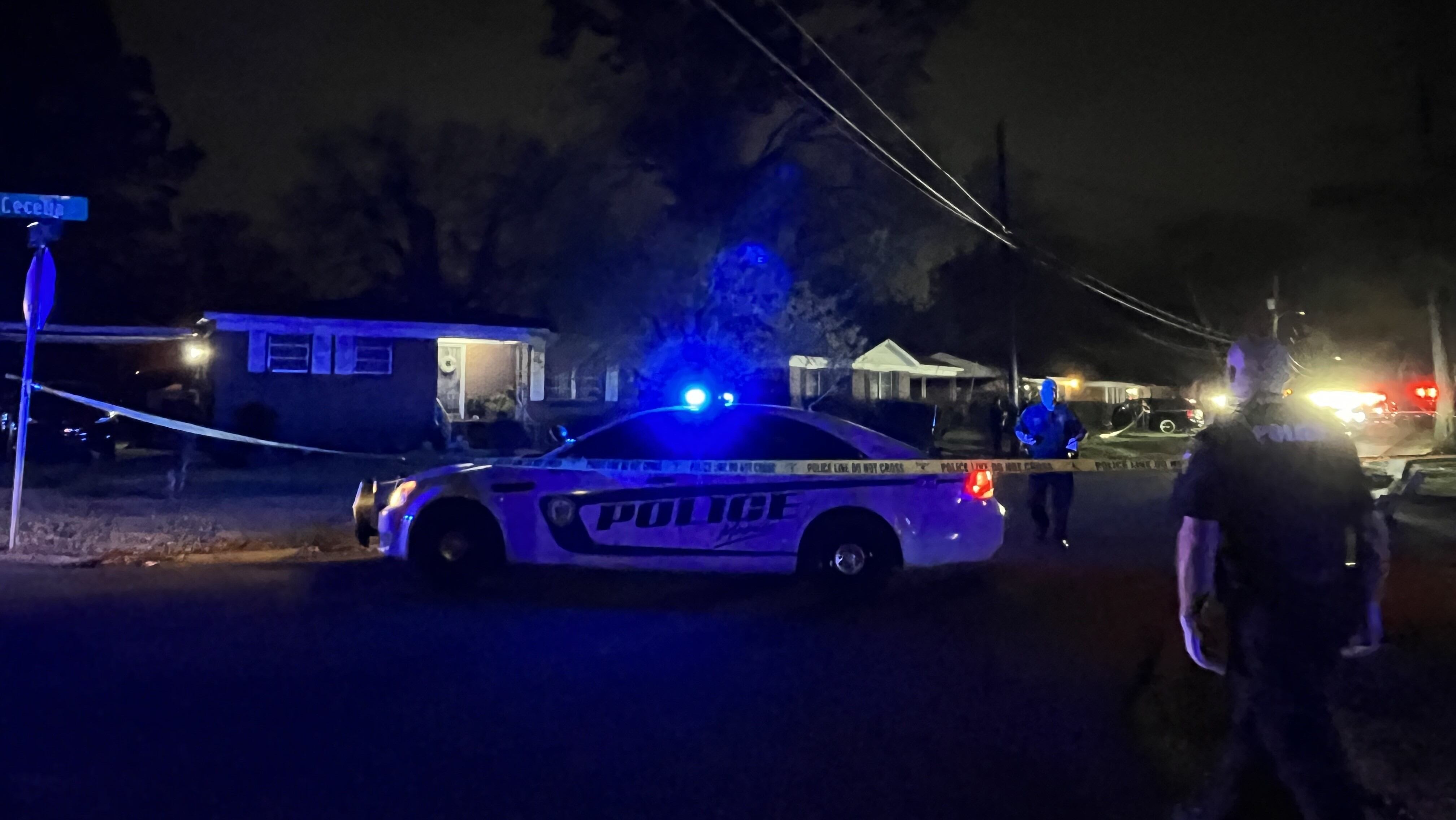 2 shot on Cecelia Street in Mobile, authorities say