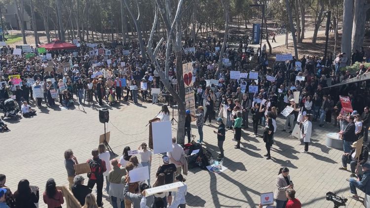 Scientists rally at UC San Diego to protest federal funding cuts