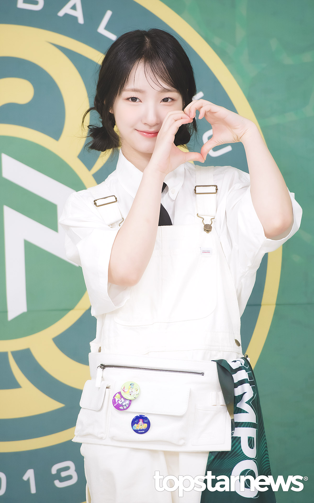 유니스(UNIS) 방윤하, ‘수줍수줍한 하트 고백’ (축하공연) [HD포토]