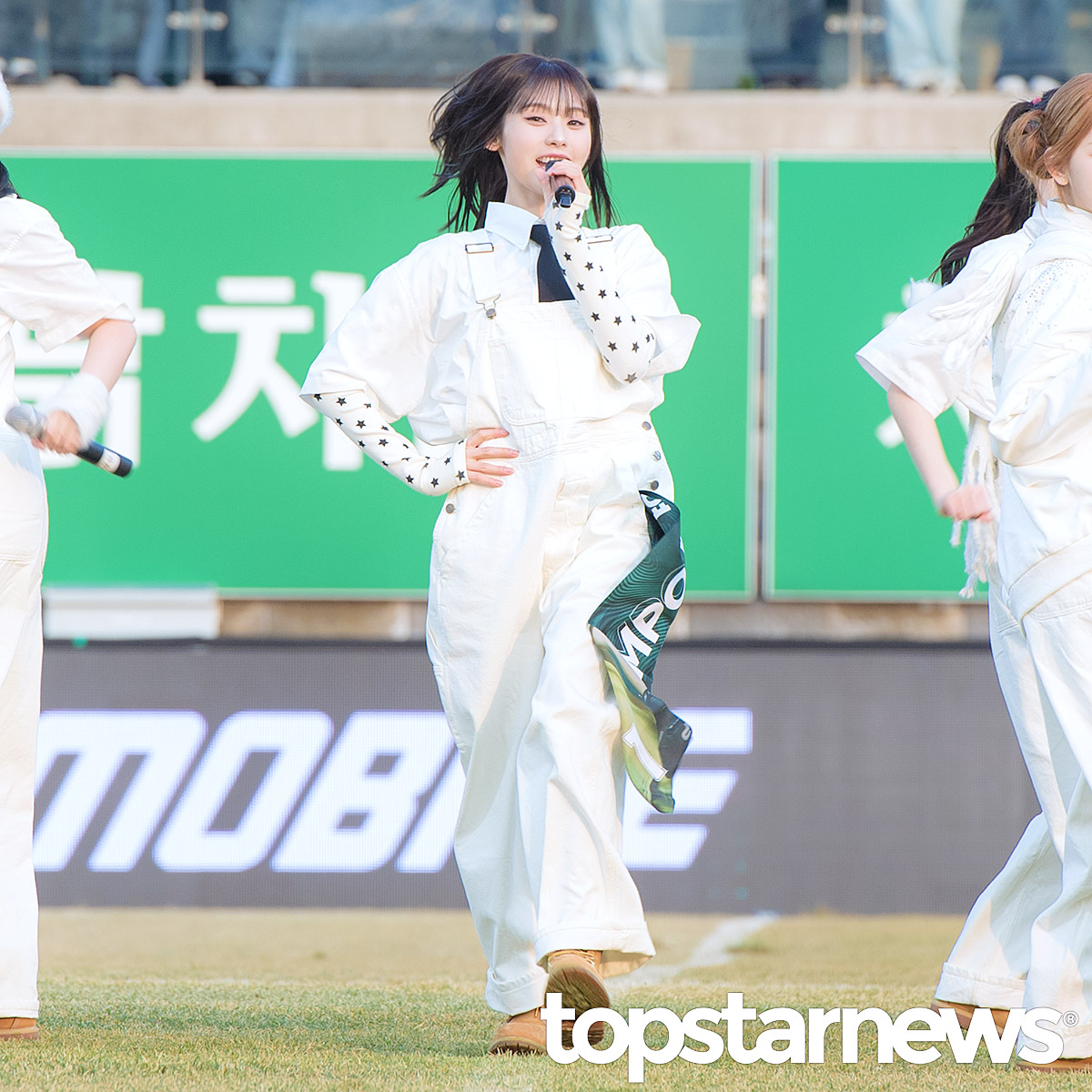 유니스(UNIS) 진현주, ‘리더의 등장’ (축하공연) [HD포토]