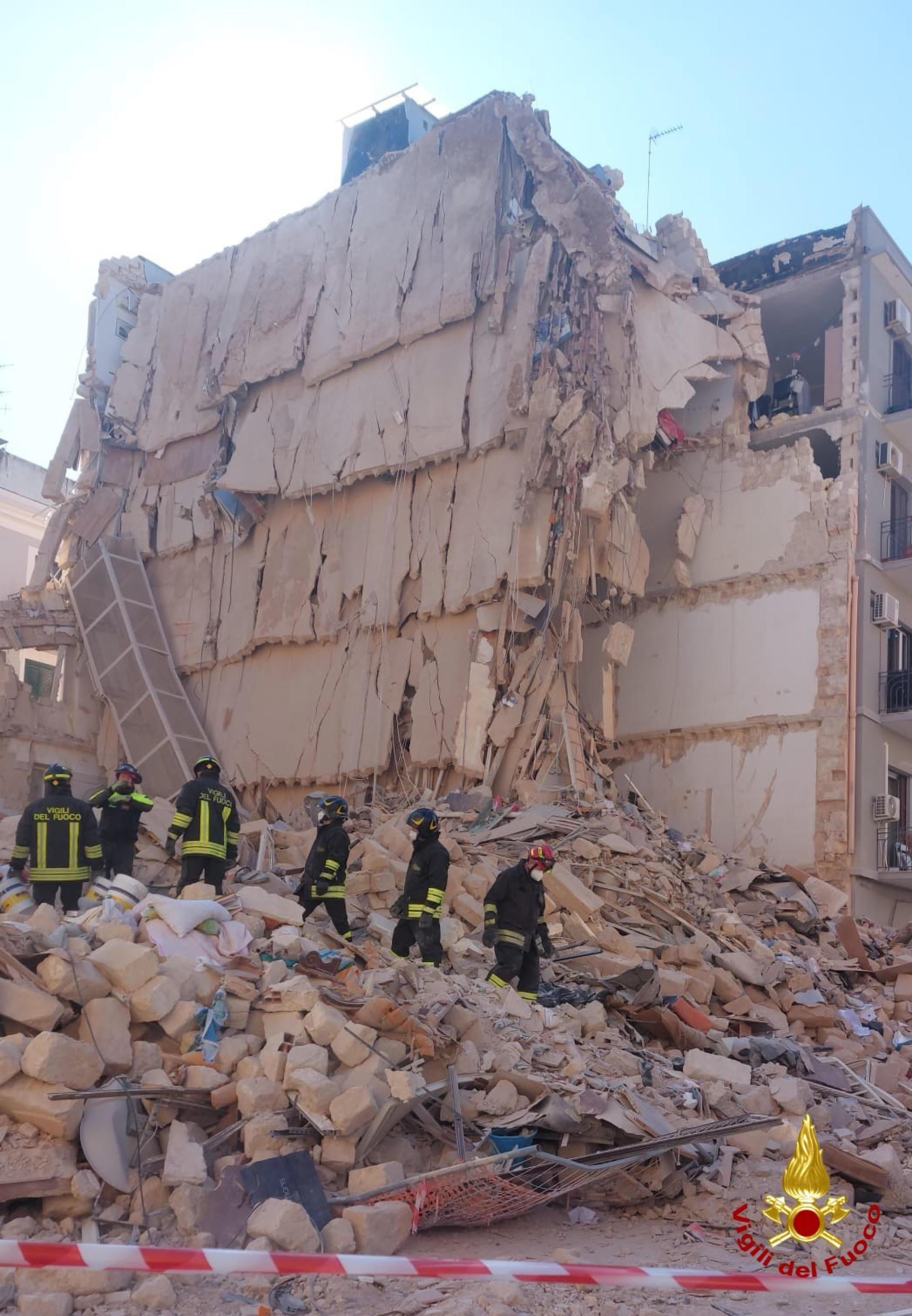 Crollo Bari, nuovo sopralluogo pm, Comune e tecnici