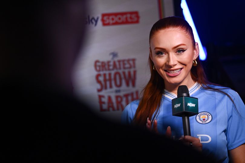 Sidemen Charity Match 2025 presenter Elz the Witch net worth, boyfriend ...