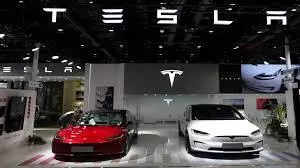 Tesla’s 45% stock drop sparks panic, yet Wall Street bulls see ...