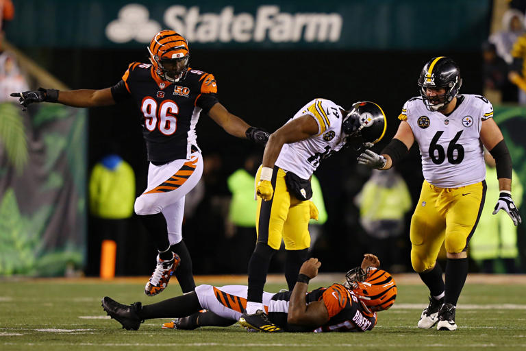 David DeCastro Recalls Steelers Locker Room Reaction To JuJu Smith ...