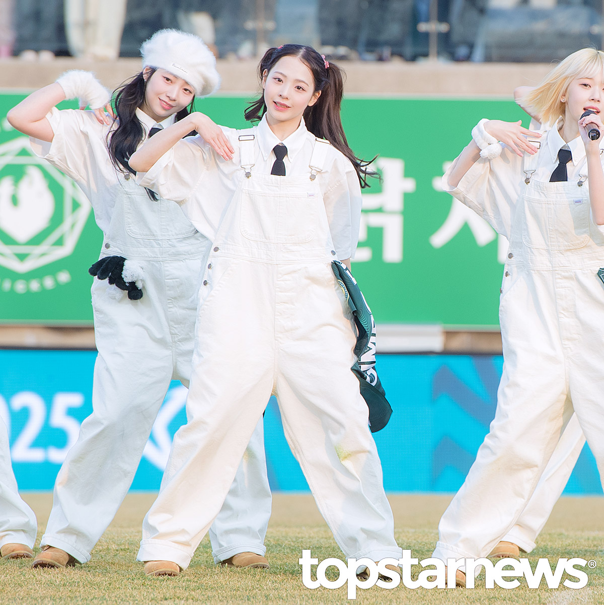 유니스(UNIS) 임서원, ‘흩날리는 트윈테일’ (축하공연) [HD포토]