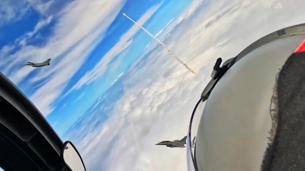 Video: French Rafale jets fly alongside Ariane-6 rocket on its way to space