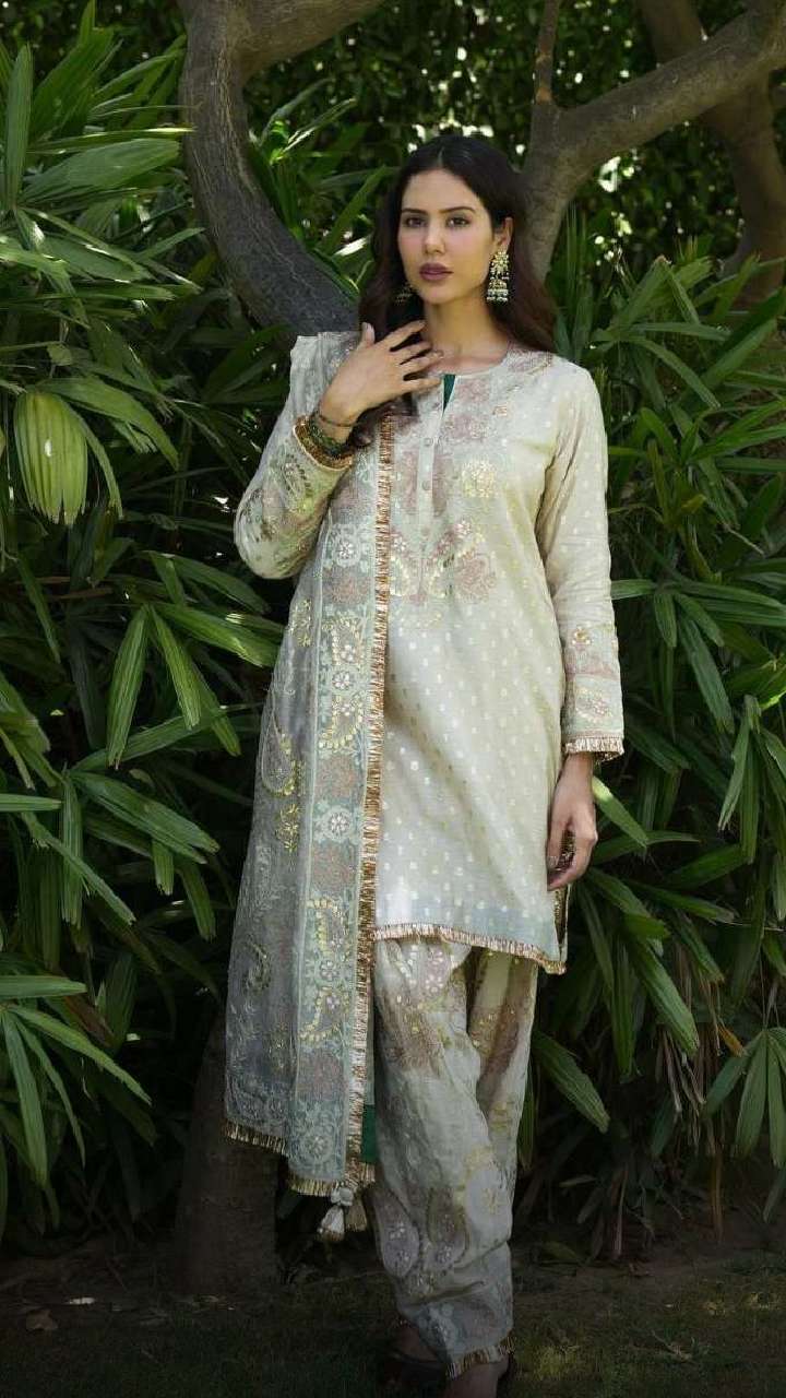 Vibrant Suit Sets By Sonam Bajwa For Roka Ceremony