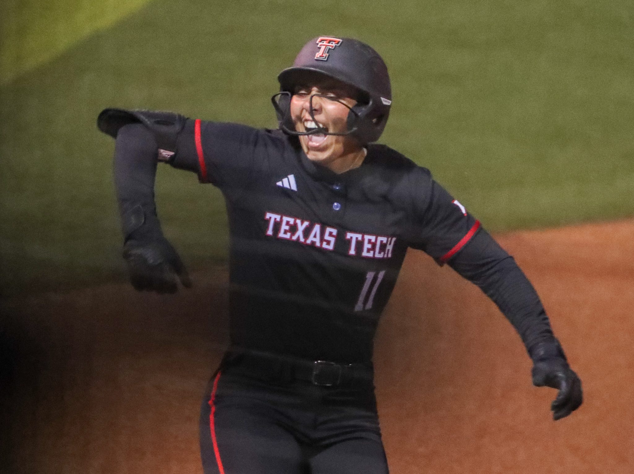 Texas Tech softball picks up big series win over Arizona, moves closer ...