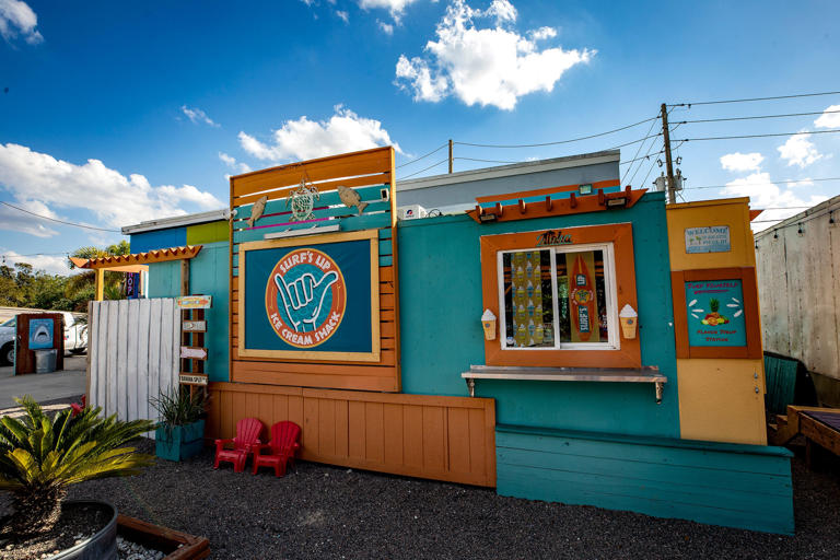 Craft cocktails and ice cream in a family atmosphere: The Haines City ...