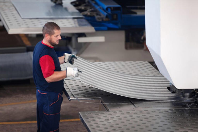 Metalmeccanici, Cometa e Fondapi più convenienti: il versamento ...
