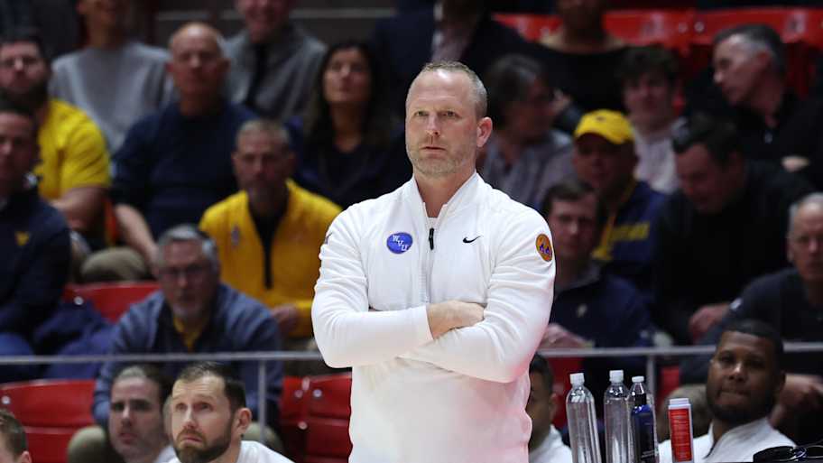 Darian DeVries Overachieved in His First Year on the Job at West Virginia