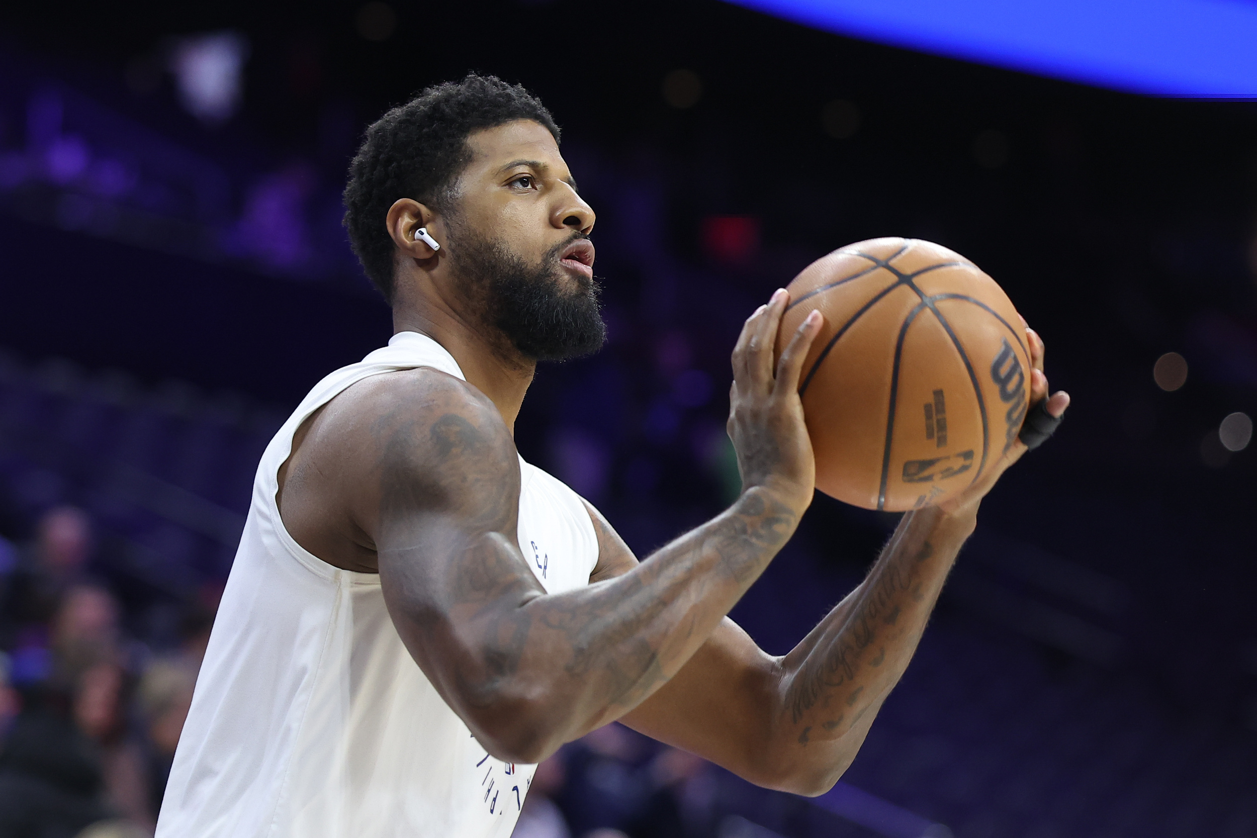 Paul George, 76ers get harsh reception at WWE event in Philly