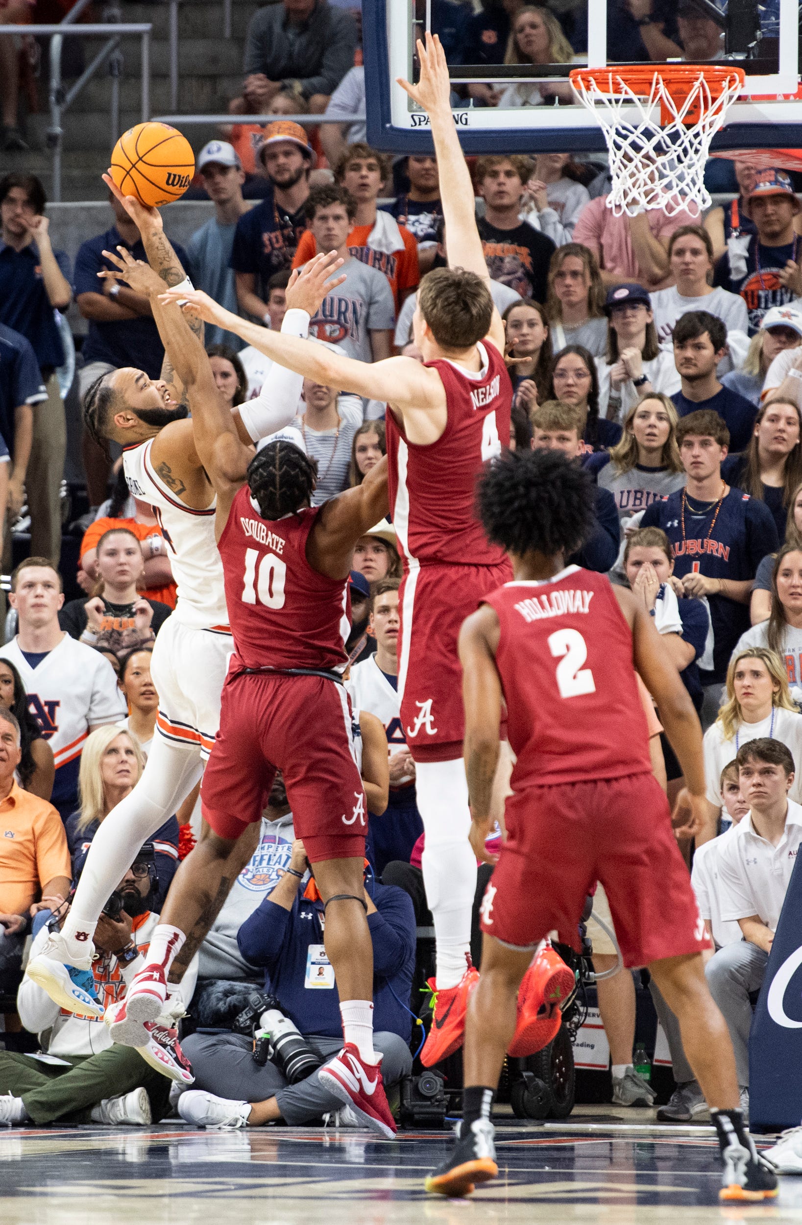 Mark Sears hits hero shot at buzzer as Alabama basketball tops Auburn ...