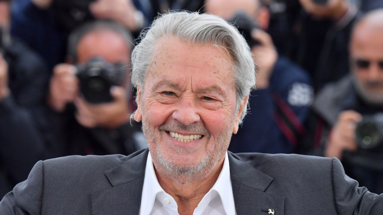 Hommage à Alain Delon aux César 2025 : Patrick Bruel déçu, il pousse un ...