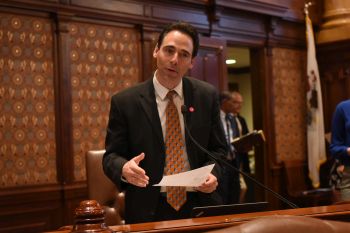Illinois Senate bill removes education requirement for state government ...