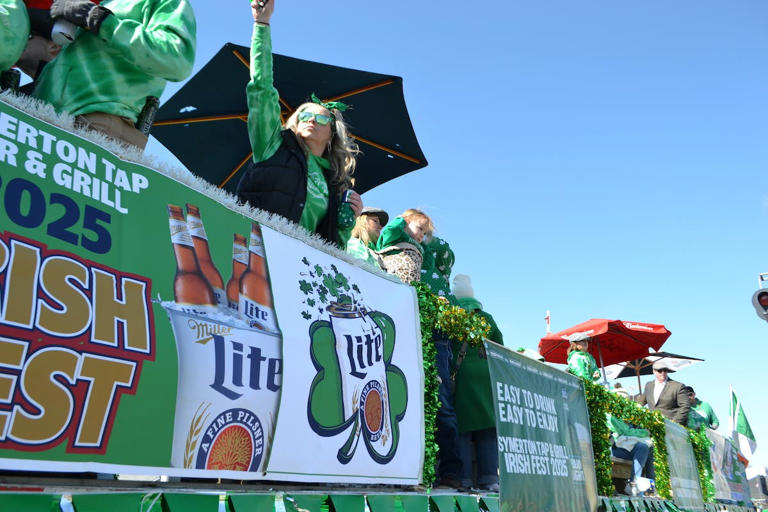 Thousands Fill Downtown Manhattan For Irish Fest Parade: PHOTOS