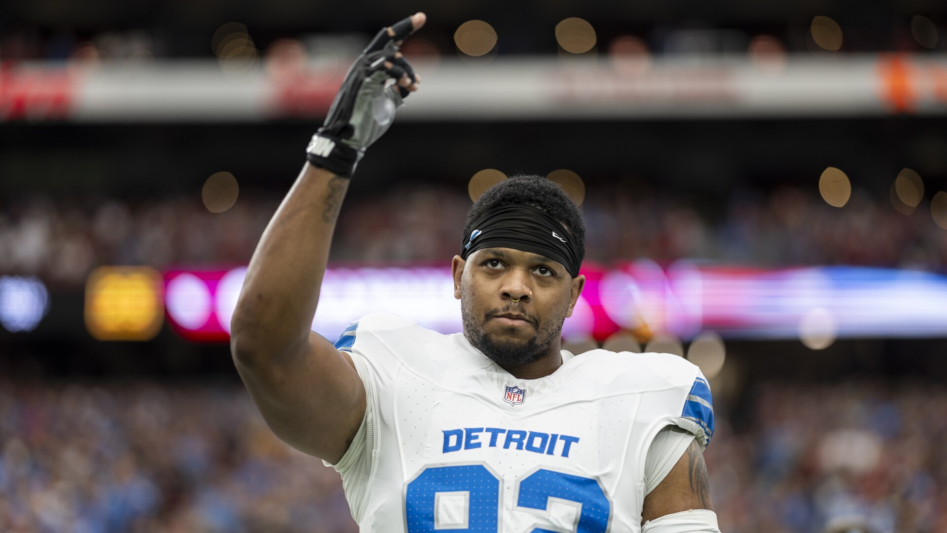 Marcus Davenport returns to Lions, on another one-year deal
