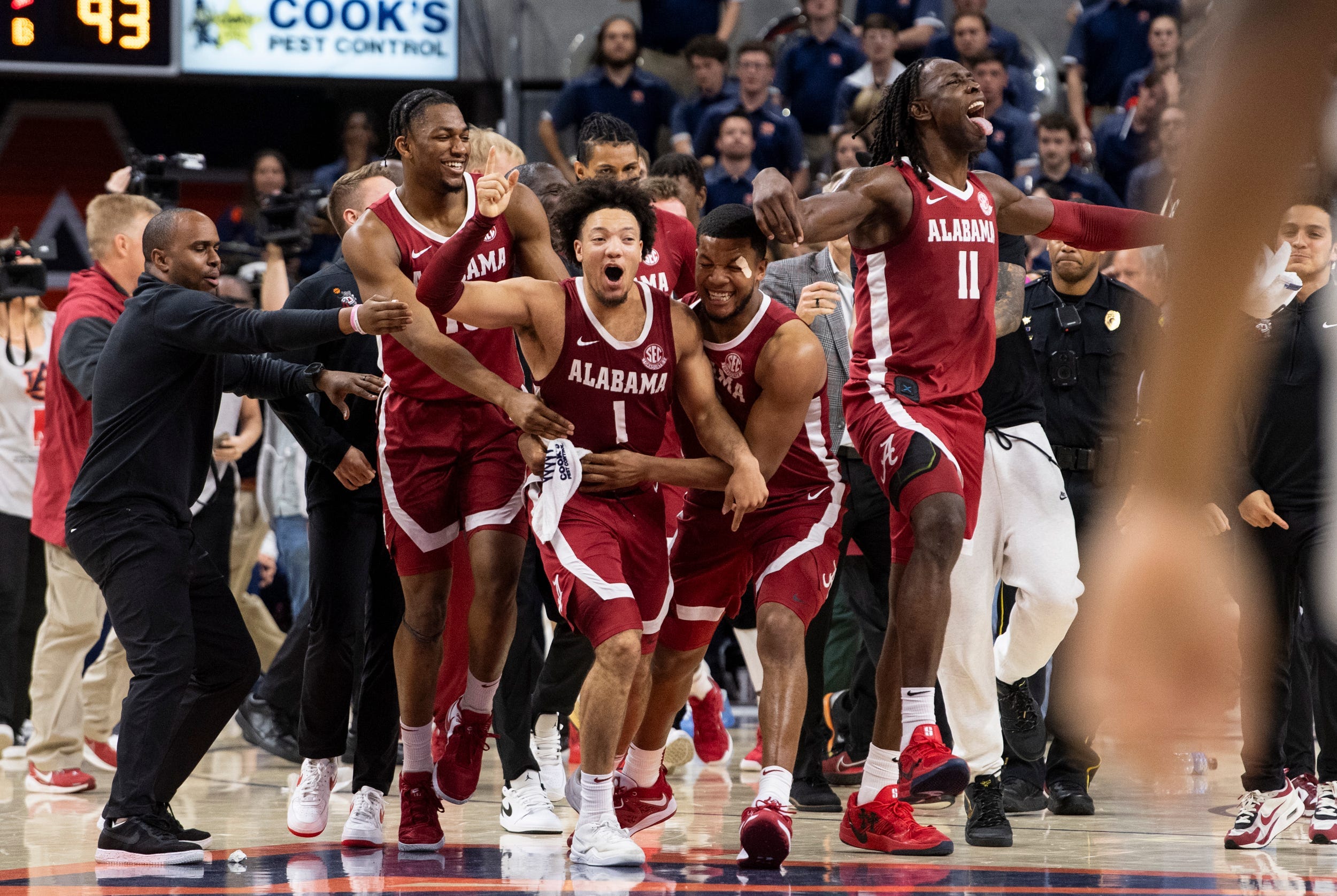 WATCH: Mark Sears hit buzzer-beater as Alabama upsets Auburn in ...