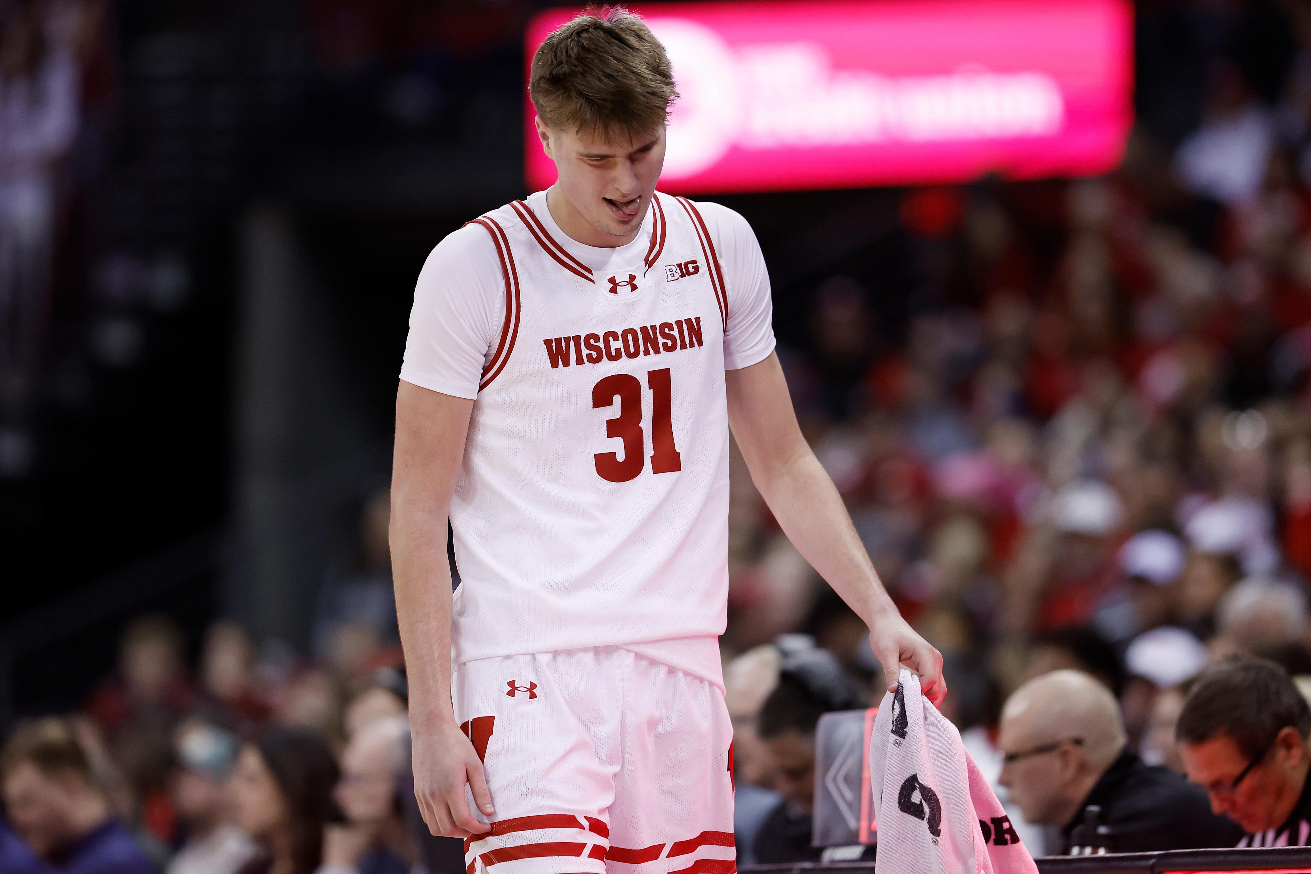 Wisconsin head coach Greg Gard updates Nolan Winter's injury status ...