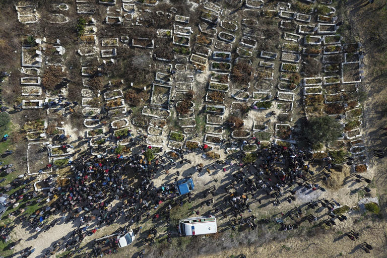 2 days of clashes and revenge killings in Syria leave more than 1,000 ... 2 days of clashes and revenge killings in Syria leave more than 1,000 ...
