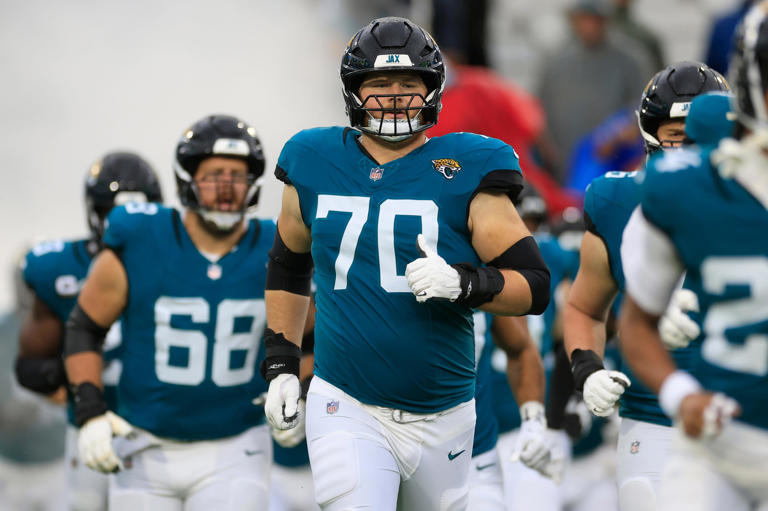 Report: Jaguars restricted free agent Cole Van Lanen met with NFC team