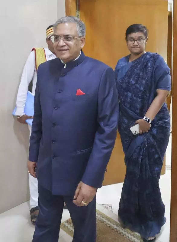 EPIC: TMC team of MPs to meet CEC on Tue, BJP seeks appt on the same day