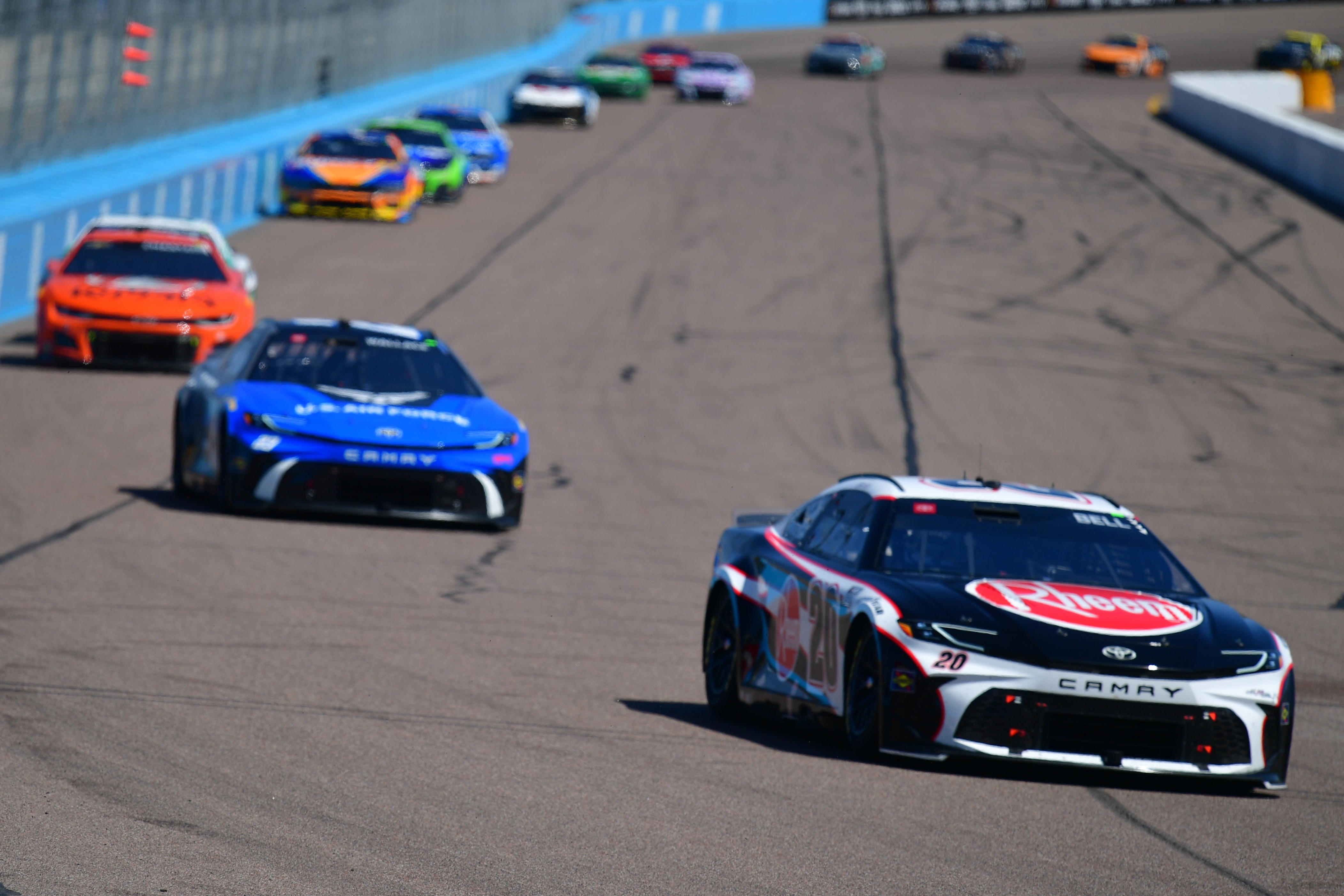 NASCAR fantasy: Start or sit picks at Phoenix in March 2025