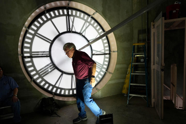 Daylight saving time starts Sunday. What to know about 'springing forward.'