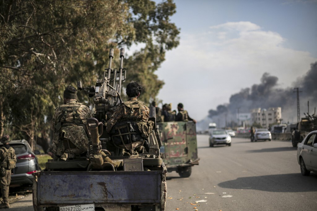 Siria nel caos: sale a 745 il bilancio dei civili alawiti uccisi a Latakia