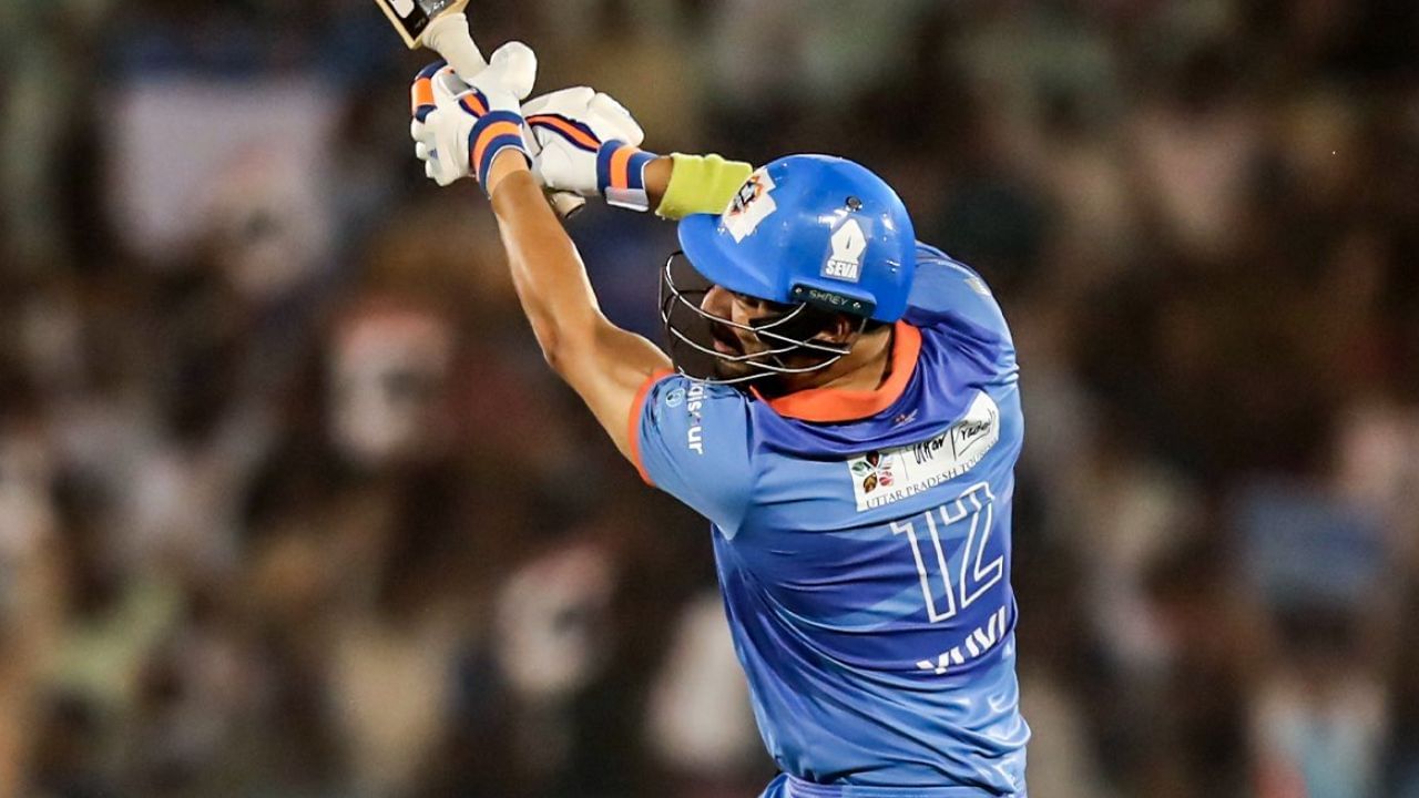 छक्के-चौके से ही ठोक दिए 182 रन, सचिन के बाहर होते ही युवराज सिंह ने ...