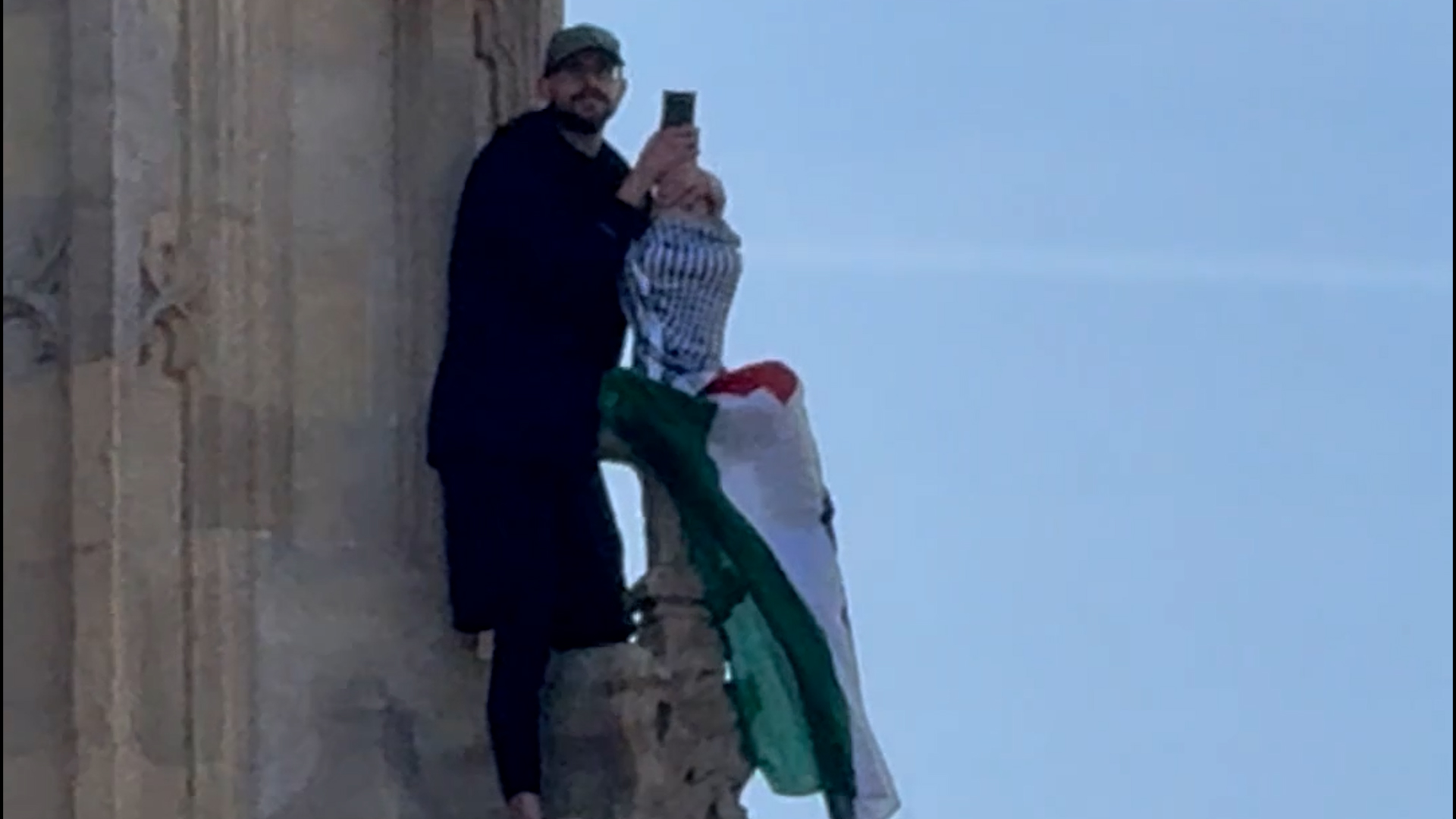 Man holding Palestinian flag climbs Big Ben tower