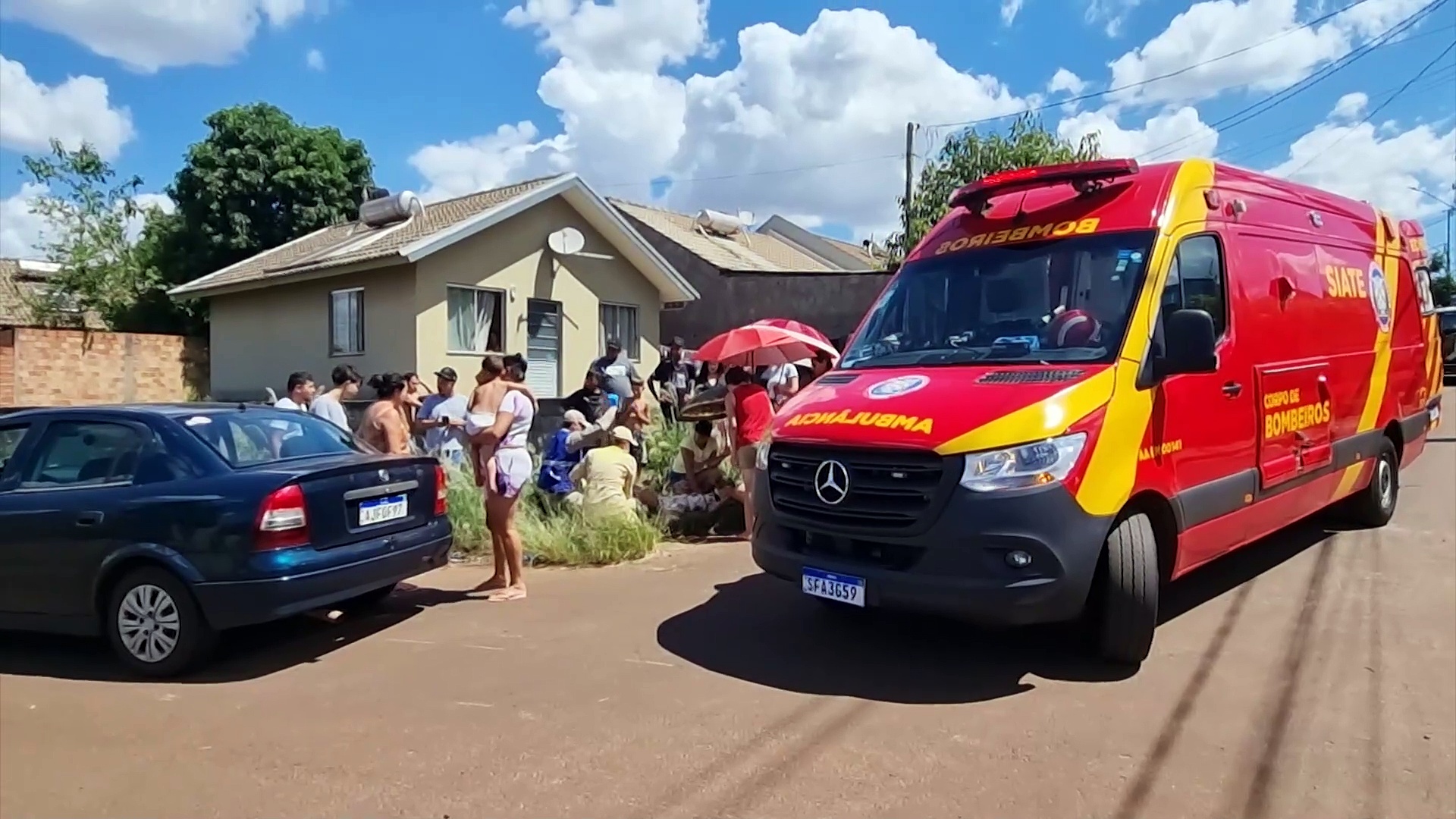 Jovem de 17 anos fica ferida em colisão entre moto e Vectra no Bairro ...