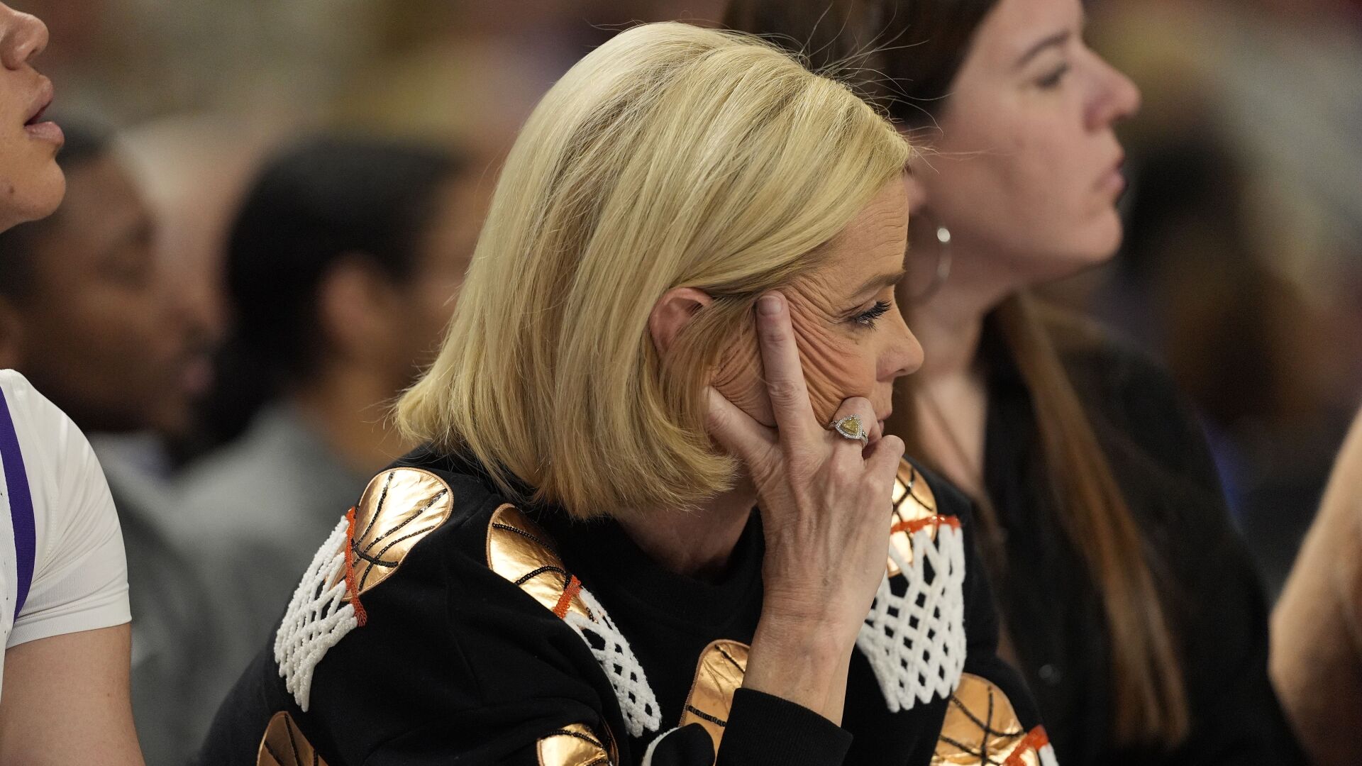 LSU’s Kim Mulkey allows assistant to coach SEC tourney game while she ...