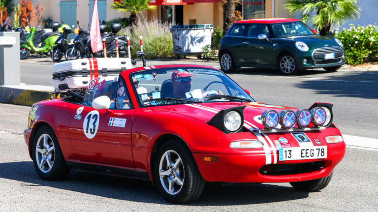 10 Classic Car Features That Have Been Banned