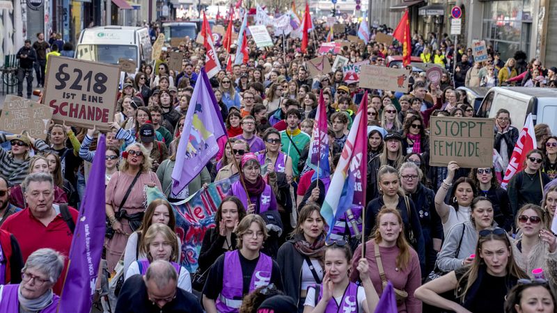 Hundreds of thousands of protesters commemorate International Women's Day