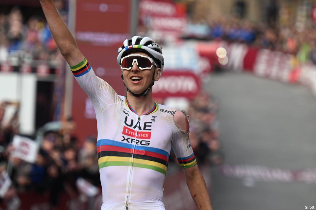 Wellens brengt ode, Swift zag 'monster' Pogacar voor 't eerst met eigen ...